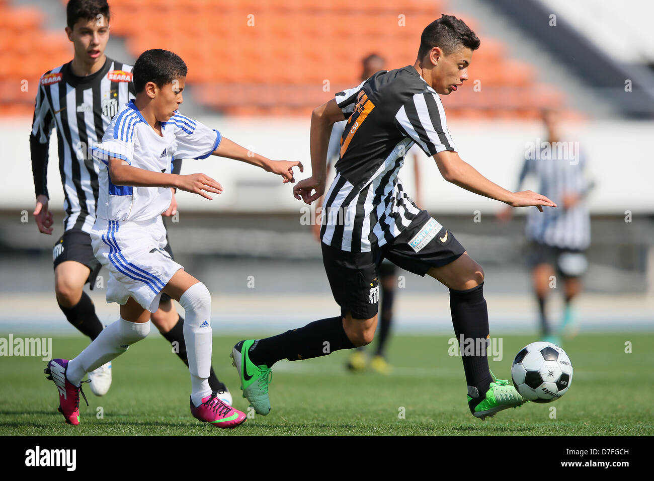 (L to R) A. Shebaelhamd (Cairo), Tam (Santos), MAY 3, 2013 - Football ...