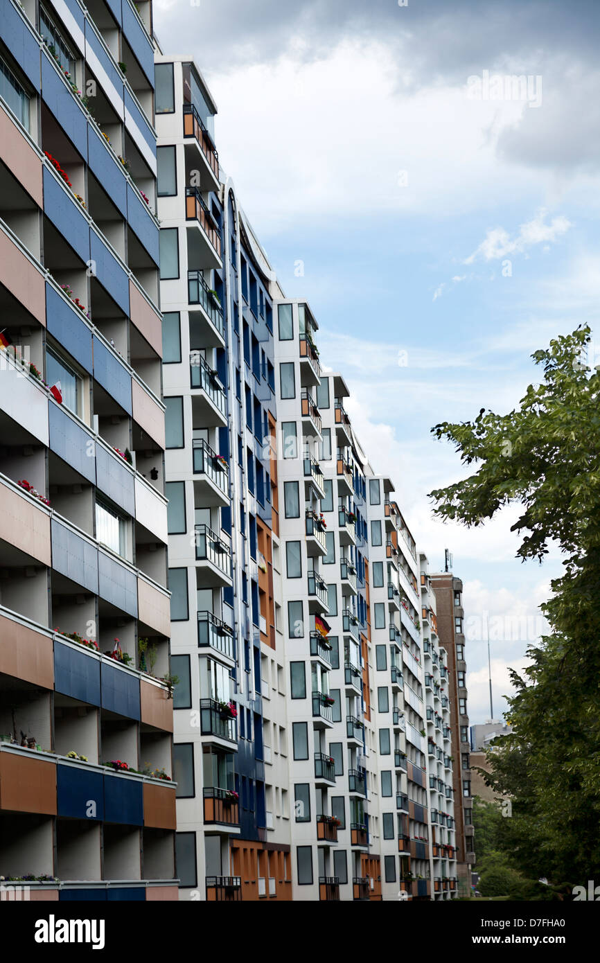 Blockbuildings hi-res stock photography and images - Alamy