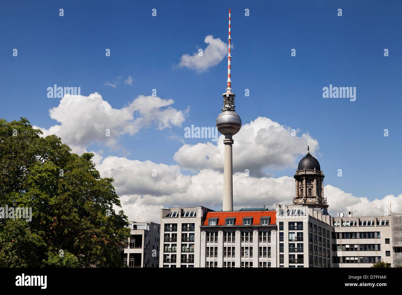 World famous tower hi-res stock photography and images - Alamy