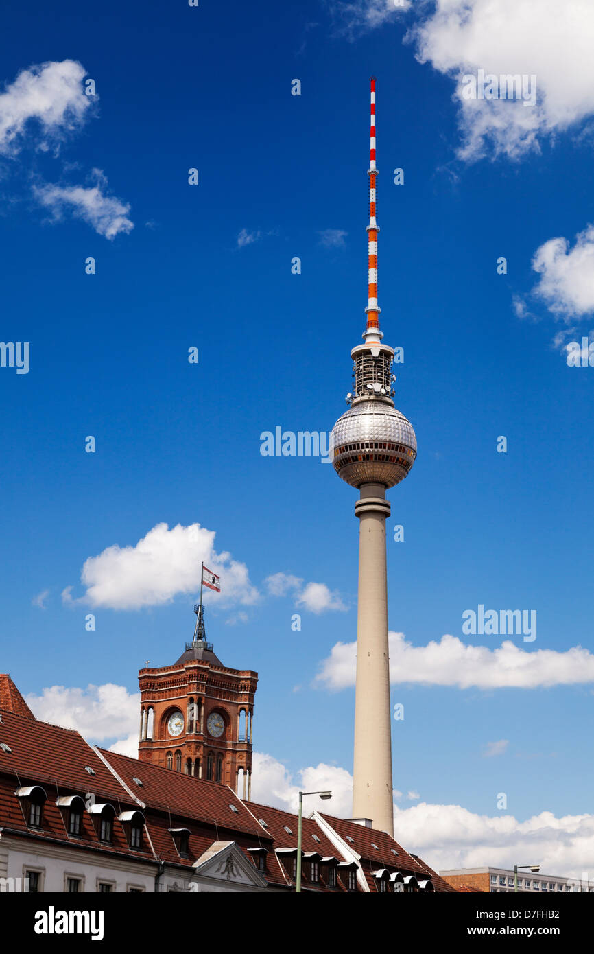 View at the world famous Berlin television tower rising behind ...