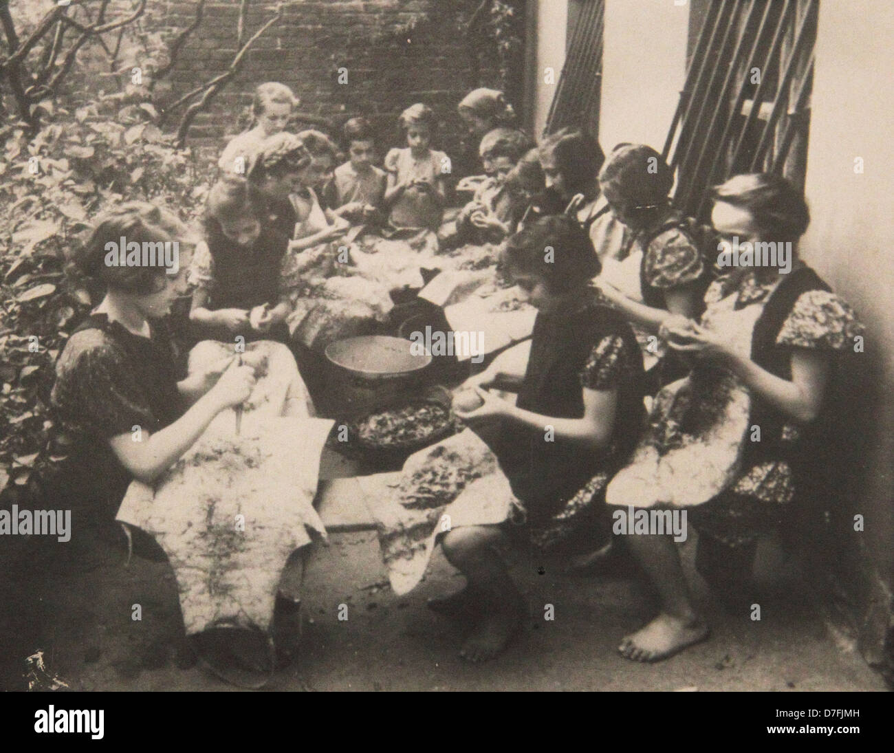 Jewish poland 1930s hi-res stock photography and images - Alamy