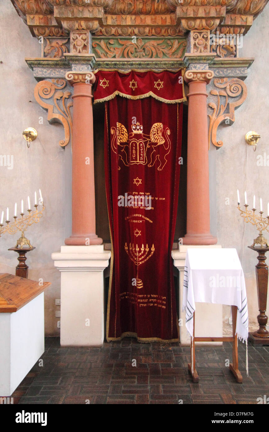 The Holy Ark at Tykocin (Tiktin) Synagogue, Poland Stock Photo - Alamy