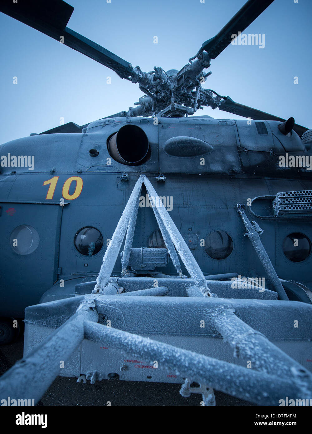 Expedition 34 crew members return to Earth after completing their ...