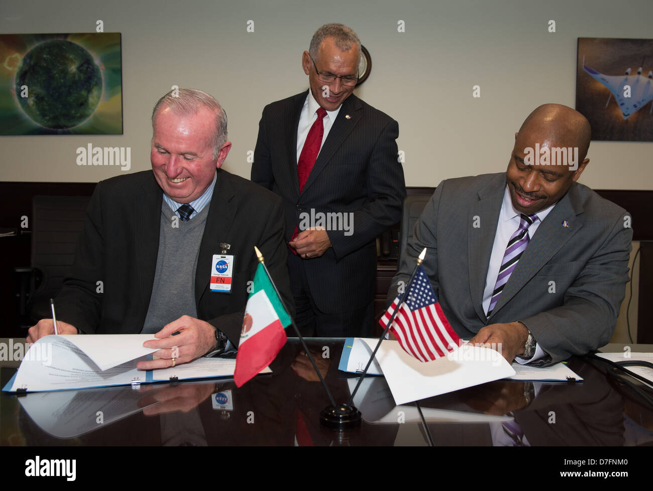 Mexican Space Agency and NASA Agreement (201303180001HQ Stock Photo - Alamy