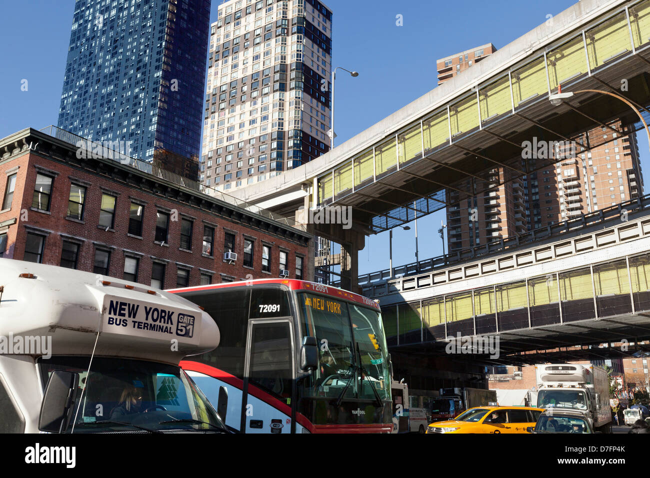 New-York USA - November 6th 2012: Wide angle horizontal view two buses ...