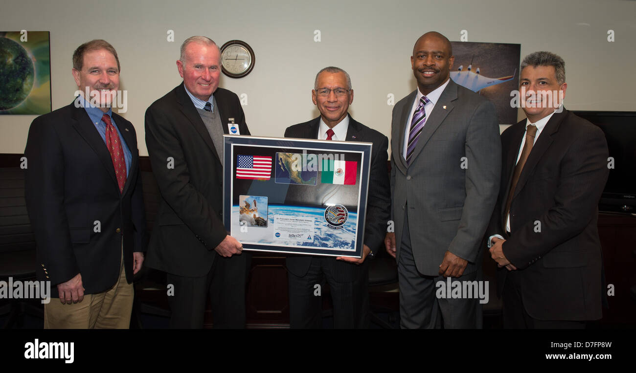 Mexican Space Agency and NASA Agreement (201303180005HQ Stock Photo - Alamy