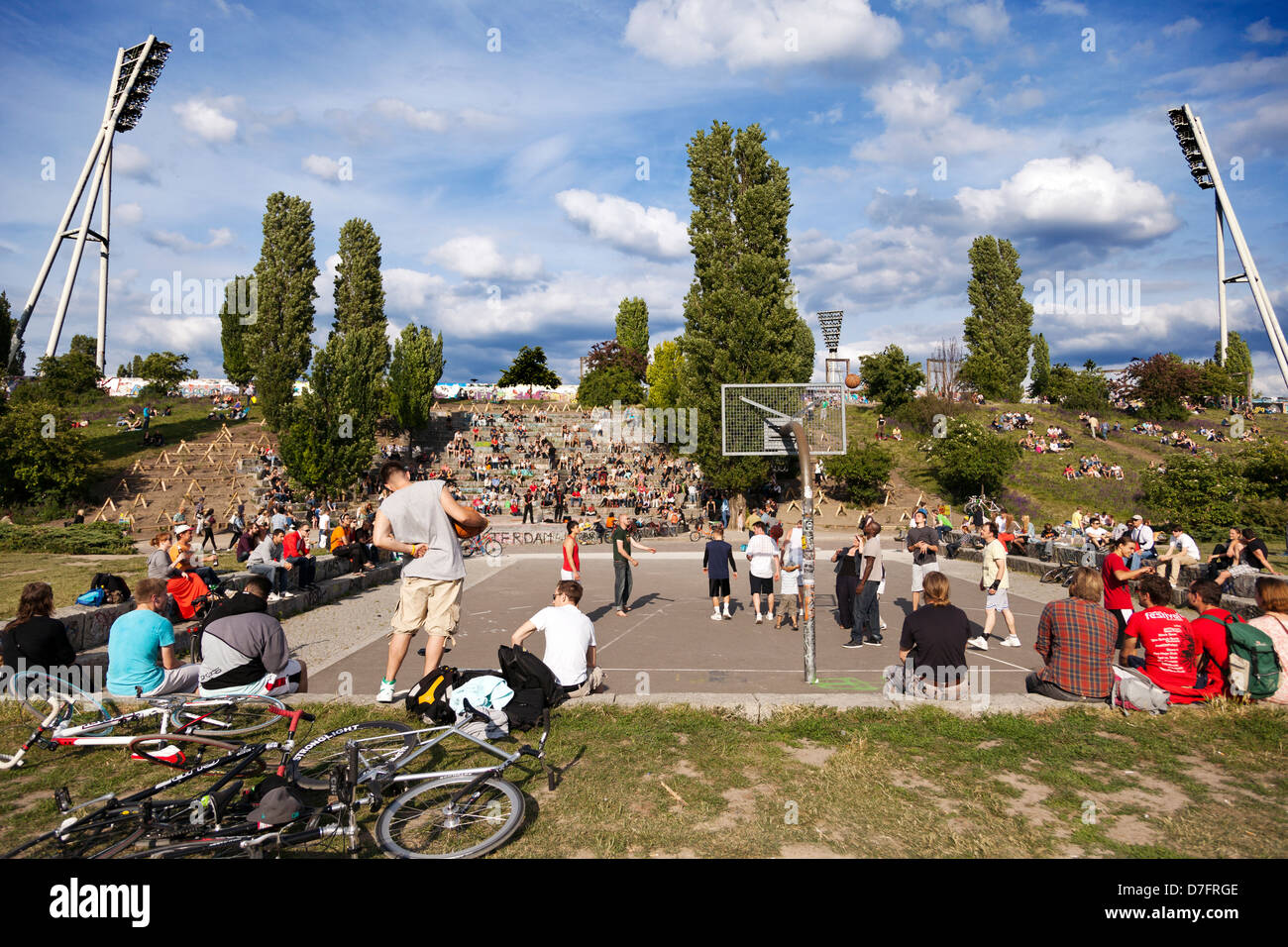 Mauer park basketball hi-res stock photography and images - Alamy