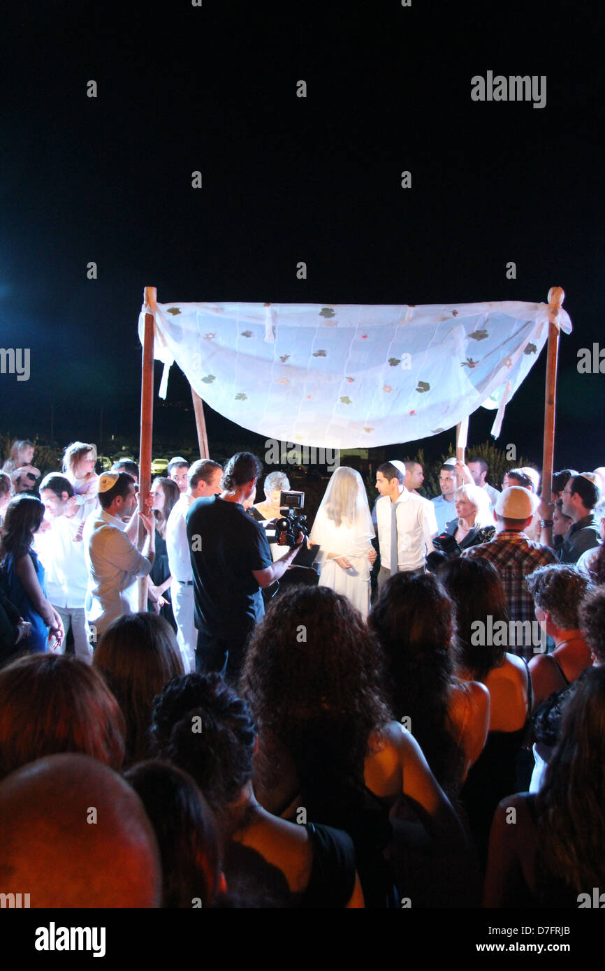 Jewish wedding ceremony in hi-res stock photography and images - Alamy