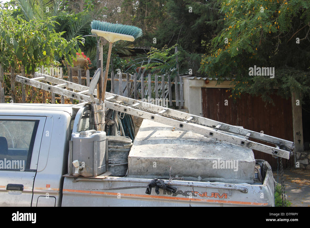 Handy man and his truck hi-res stock photography and images - Alamy