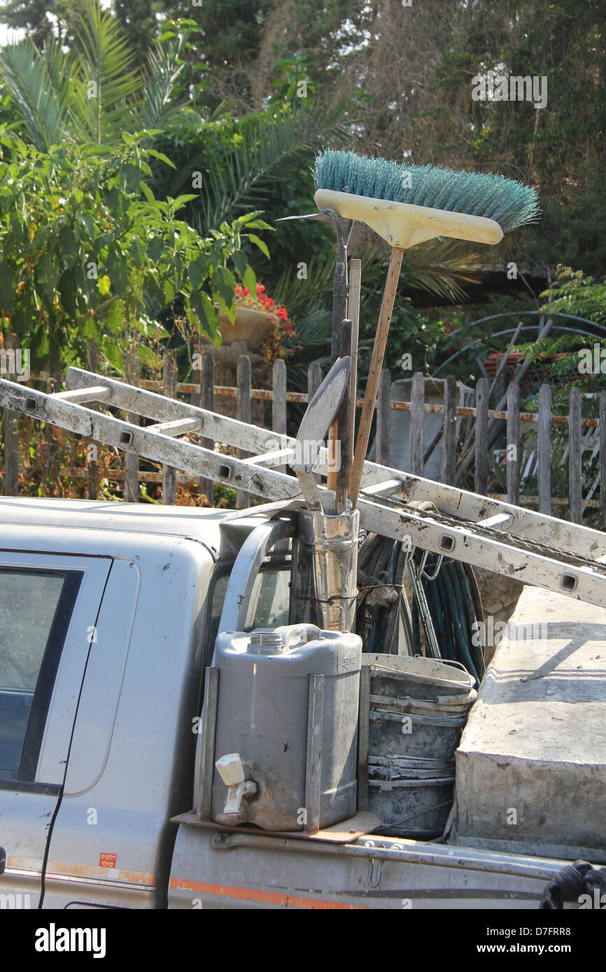 Handy man truck hi-res stock photography and images - Alamy