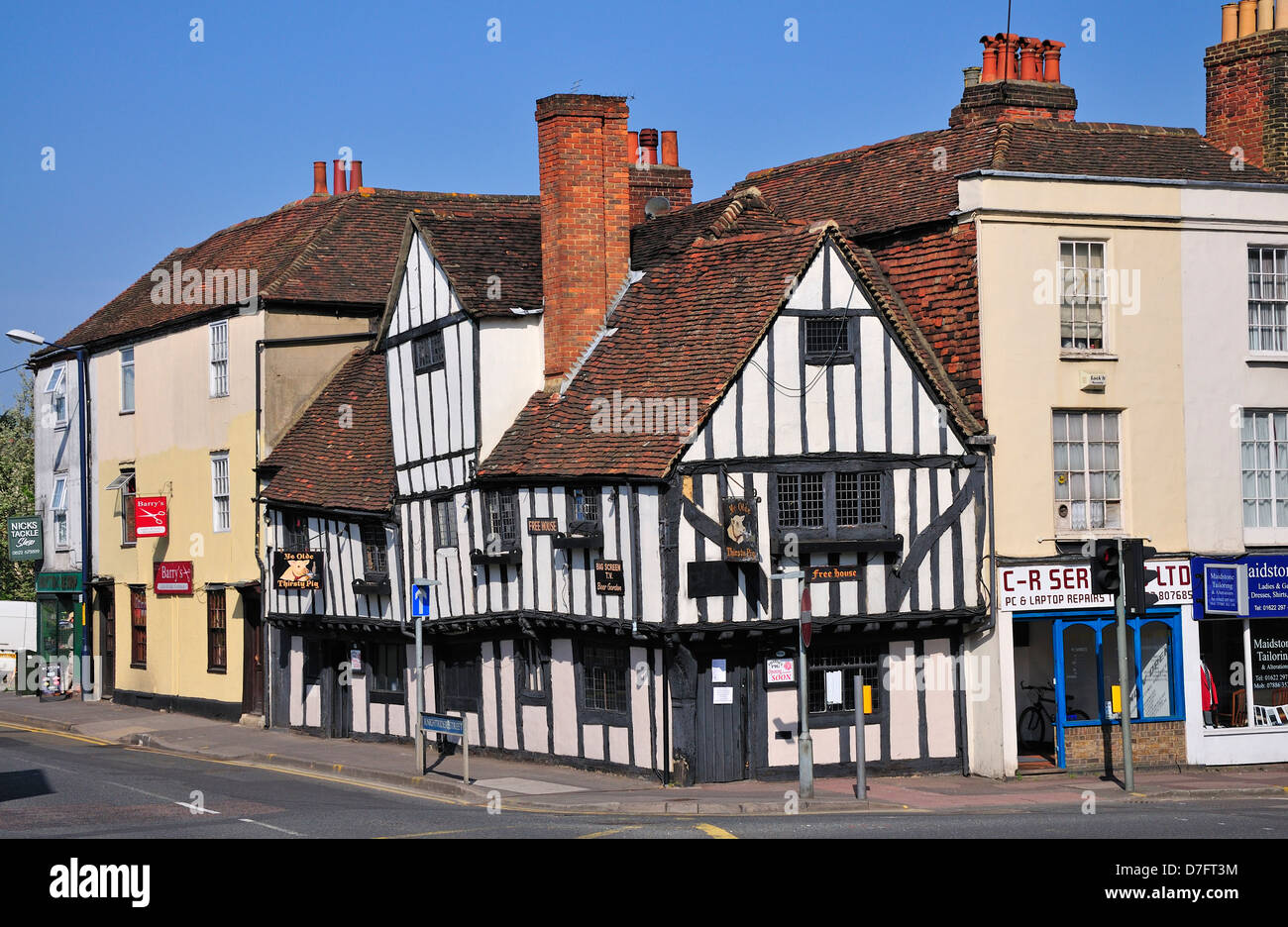 Maidstone, Kent, England, UK. Half-timbered pub "Ye Olde Thirsty Pig ...