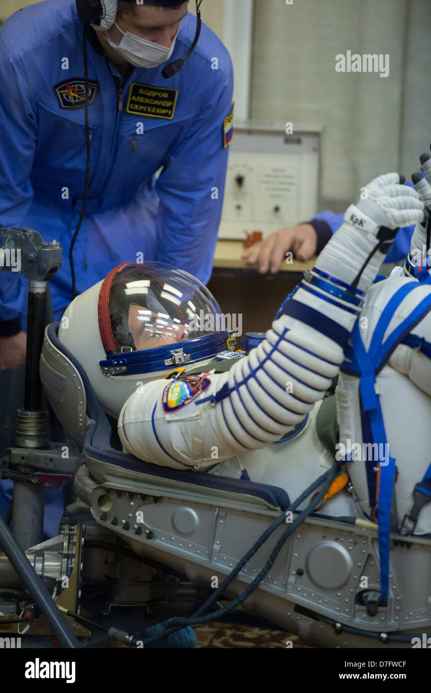 Expedition 35 preflight hi-res stock photography and images - Alamy