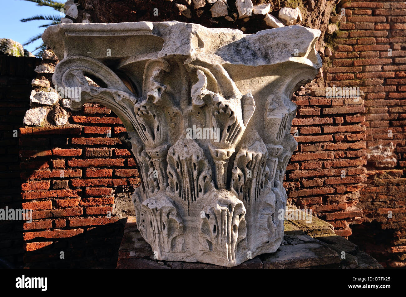 Roman capital hi-res stock photography and images - Alamy