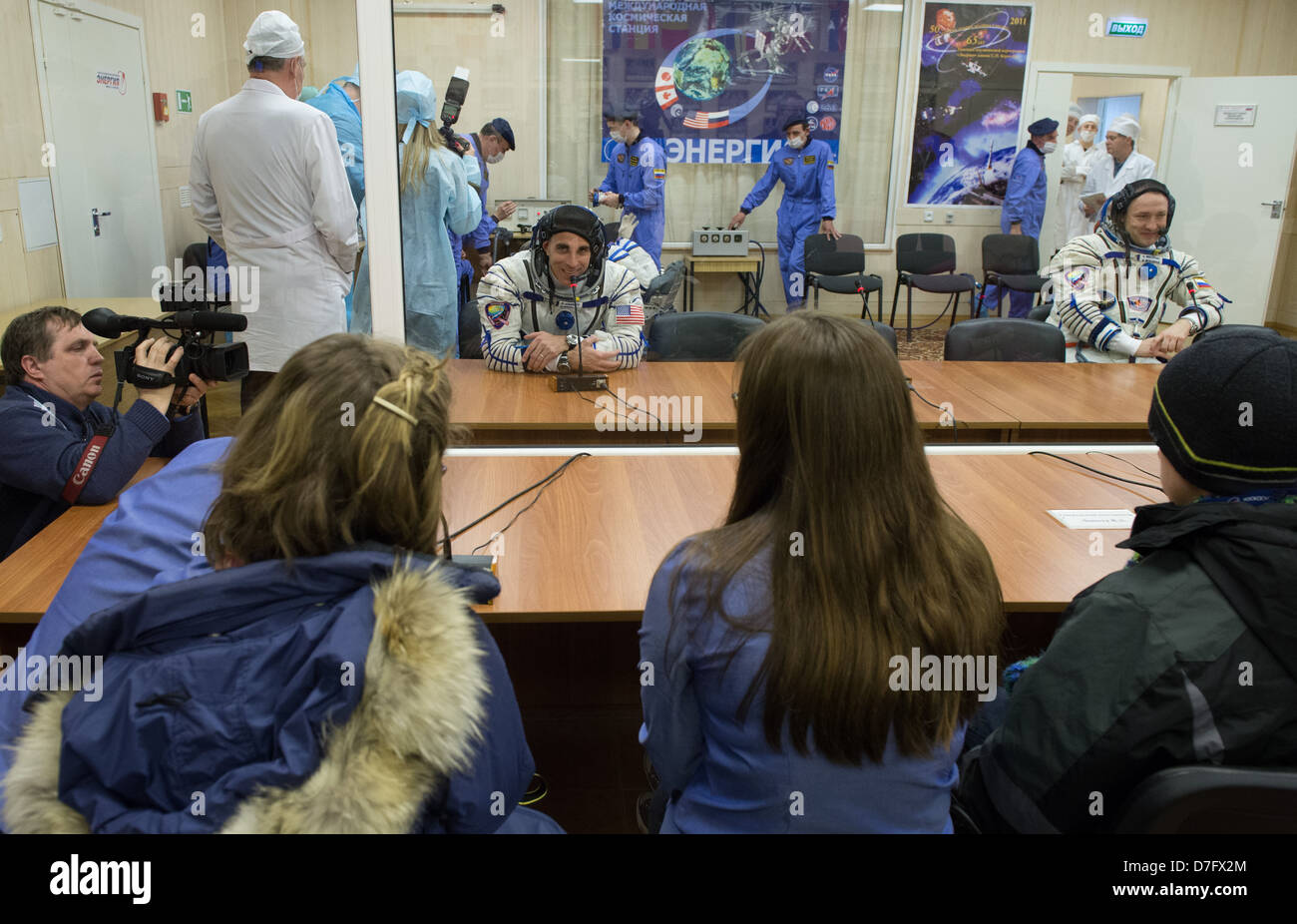 Expedition 35 preflight hi-res stock photography and images - Alamy