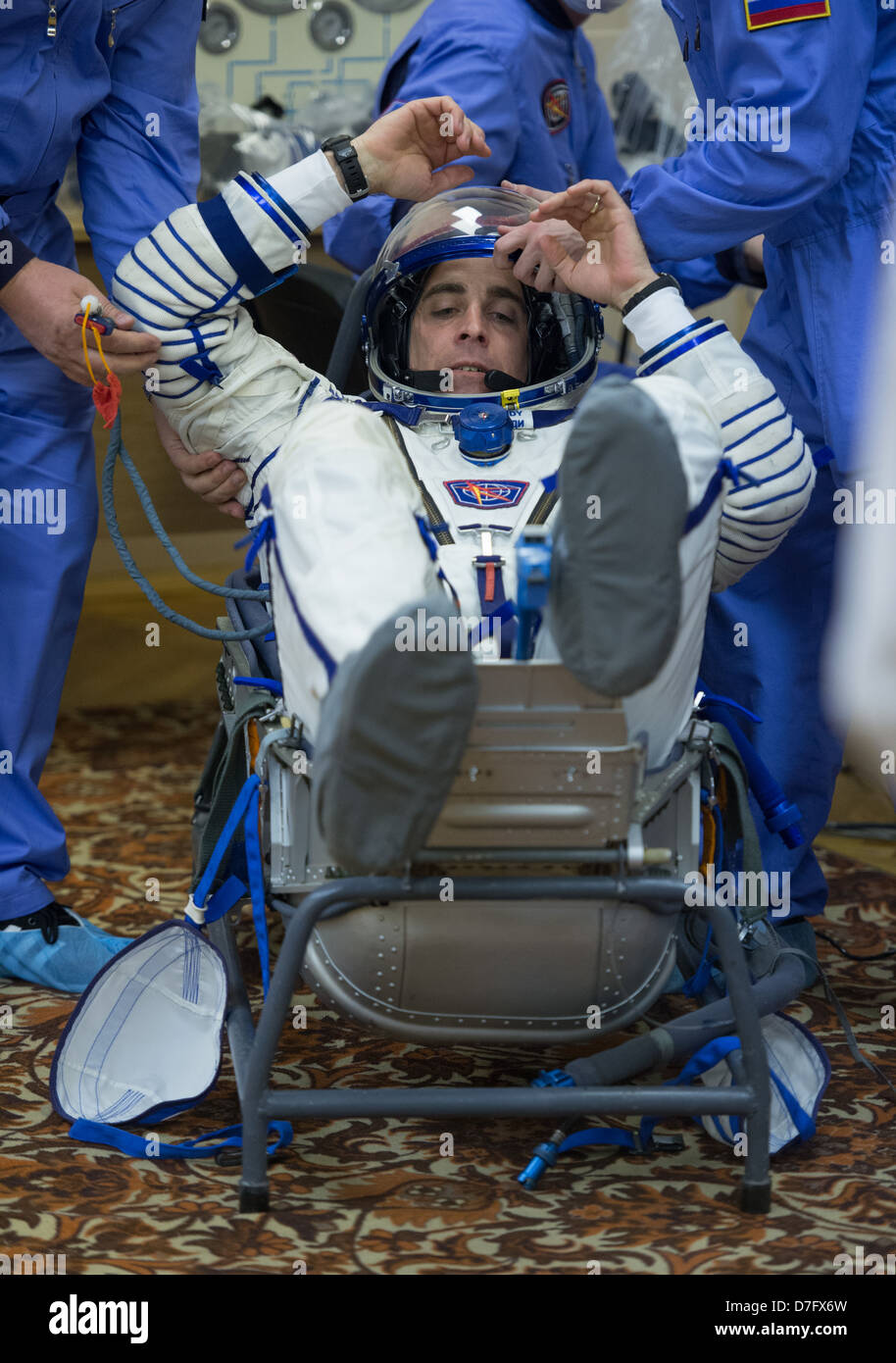 Expedition 35 preflight hi-res stock photography and images - Alamy