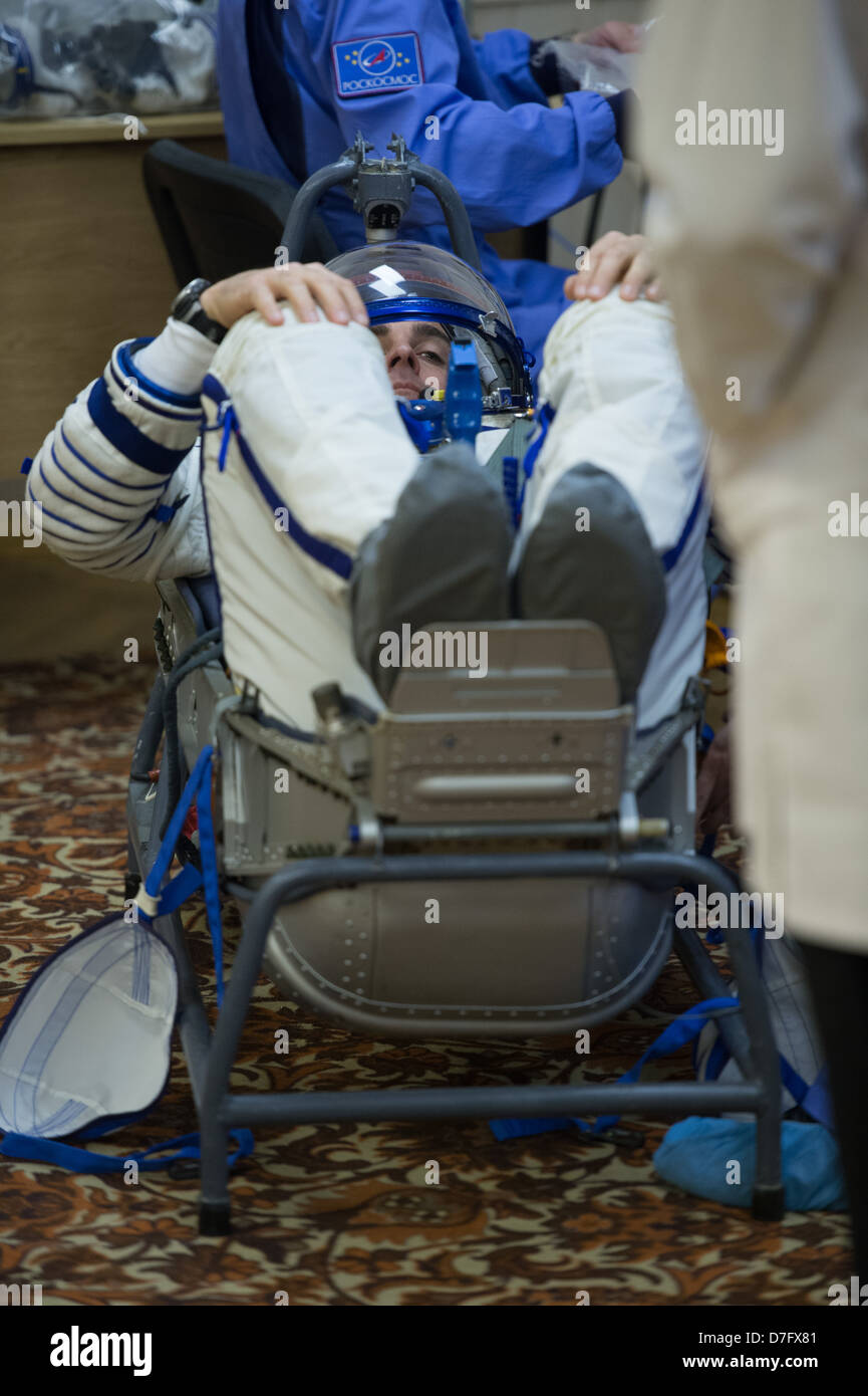 Expedition 35 preflight hi-res stock photography and images - Alamy