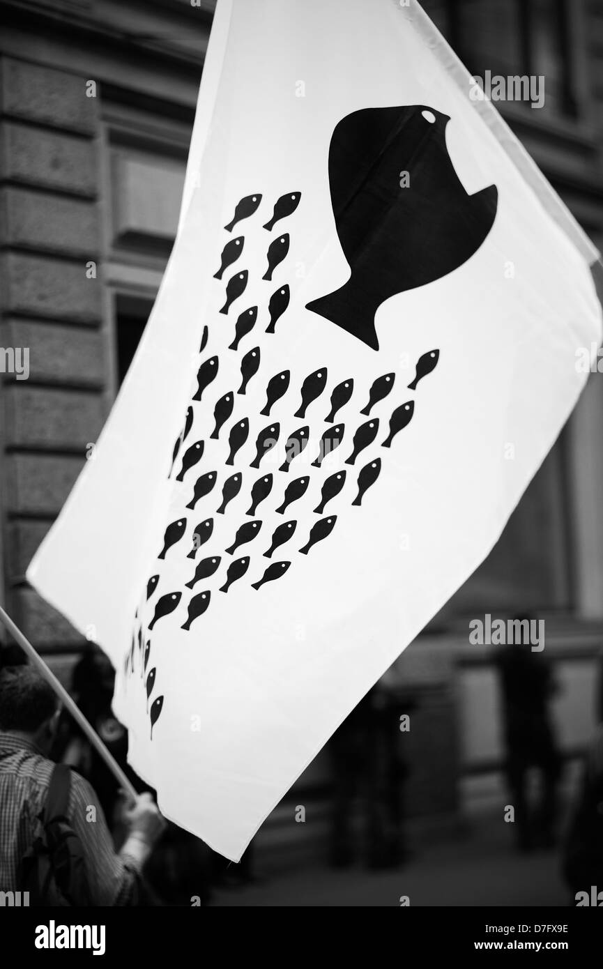 All power to the people protest Black and White Stock Photos & Images ...