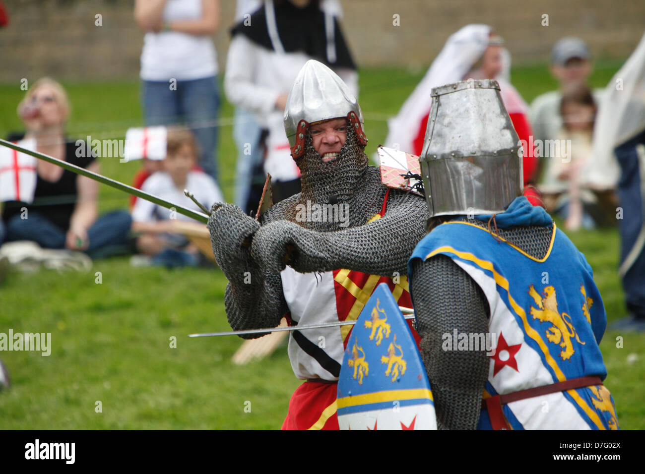 Knights fighting in front castle hi-res stock photography and images ...