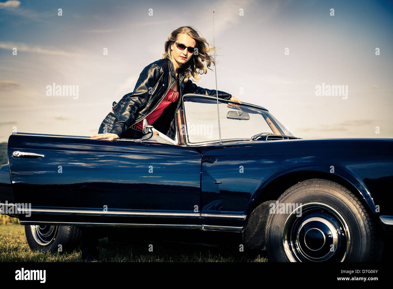 1950s woman driving a car hi-res stock photography and images - Alamy