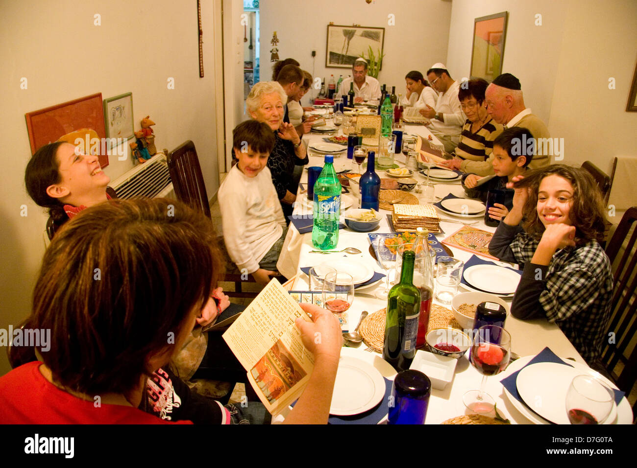 Celebrating Pesach High Resolution Stock Photography and Images - Alamy