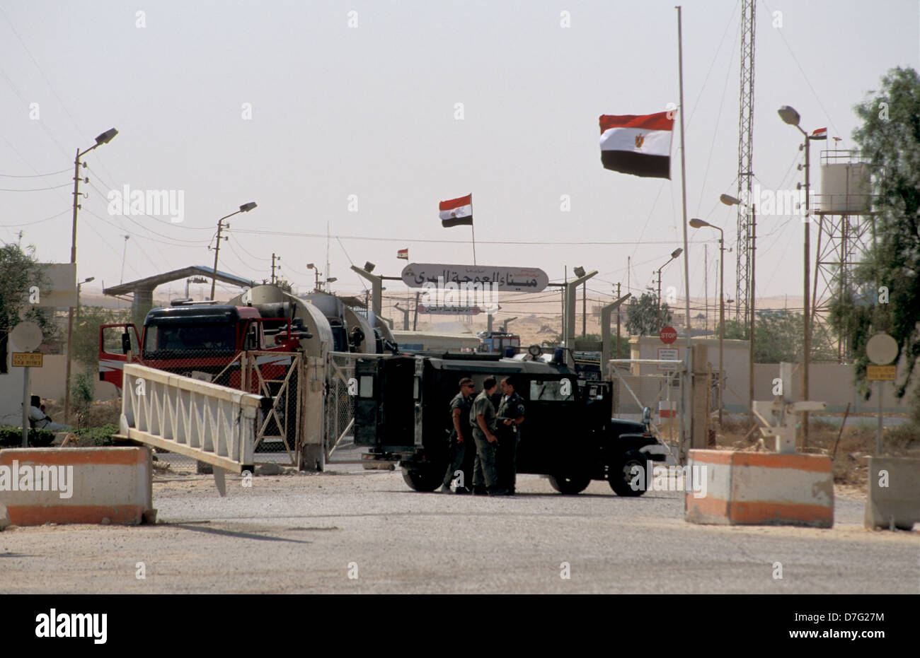 nitzana border crossing from egypt in the negev Stock Photo - Alamy