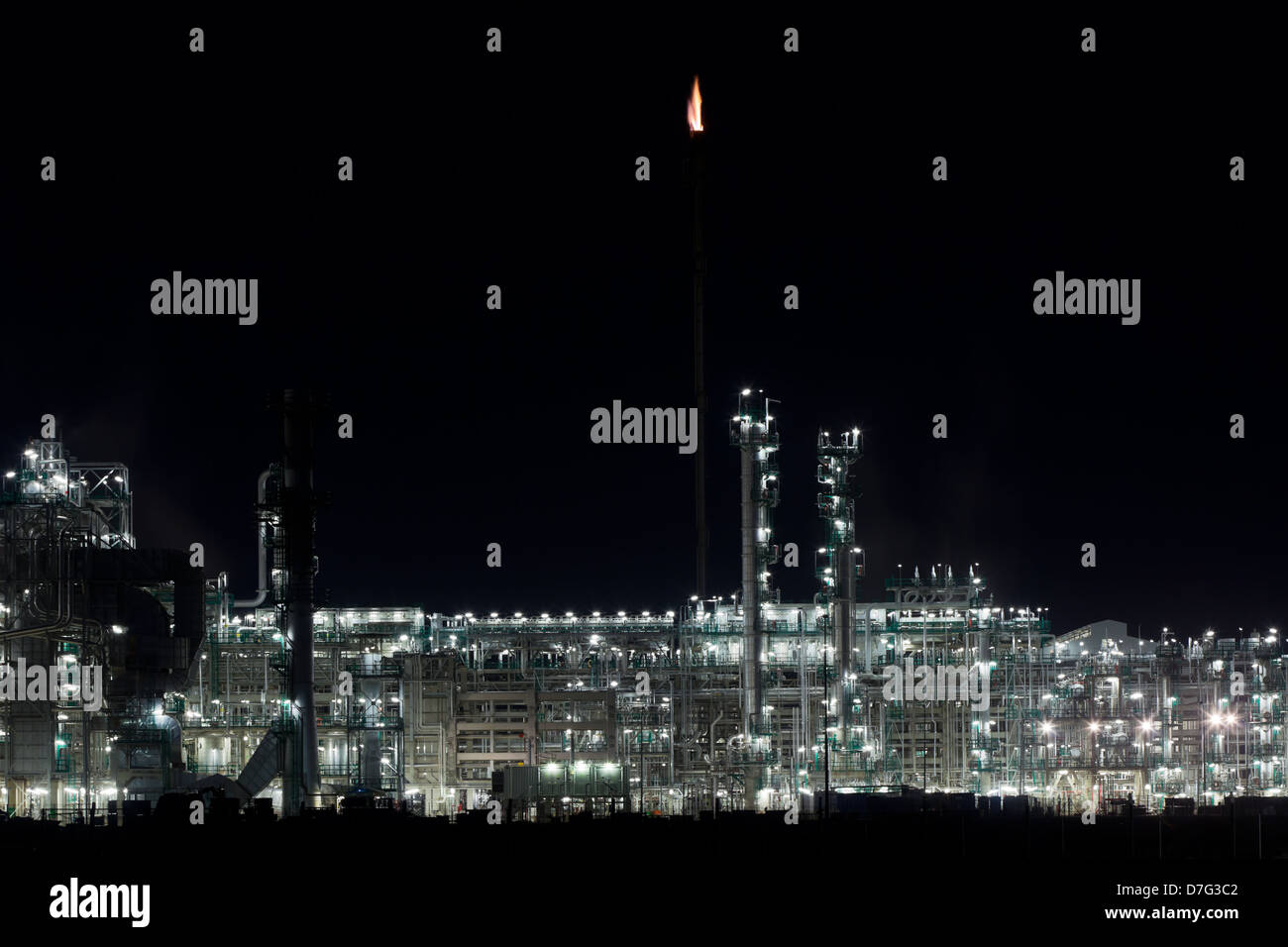 Night View of an Oil Refinery Plant. Horizontal shot Stock Photo - Alamy
