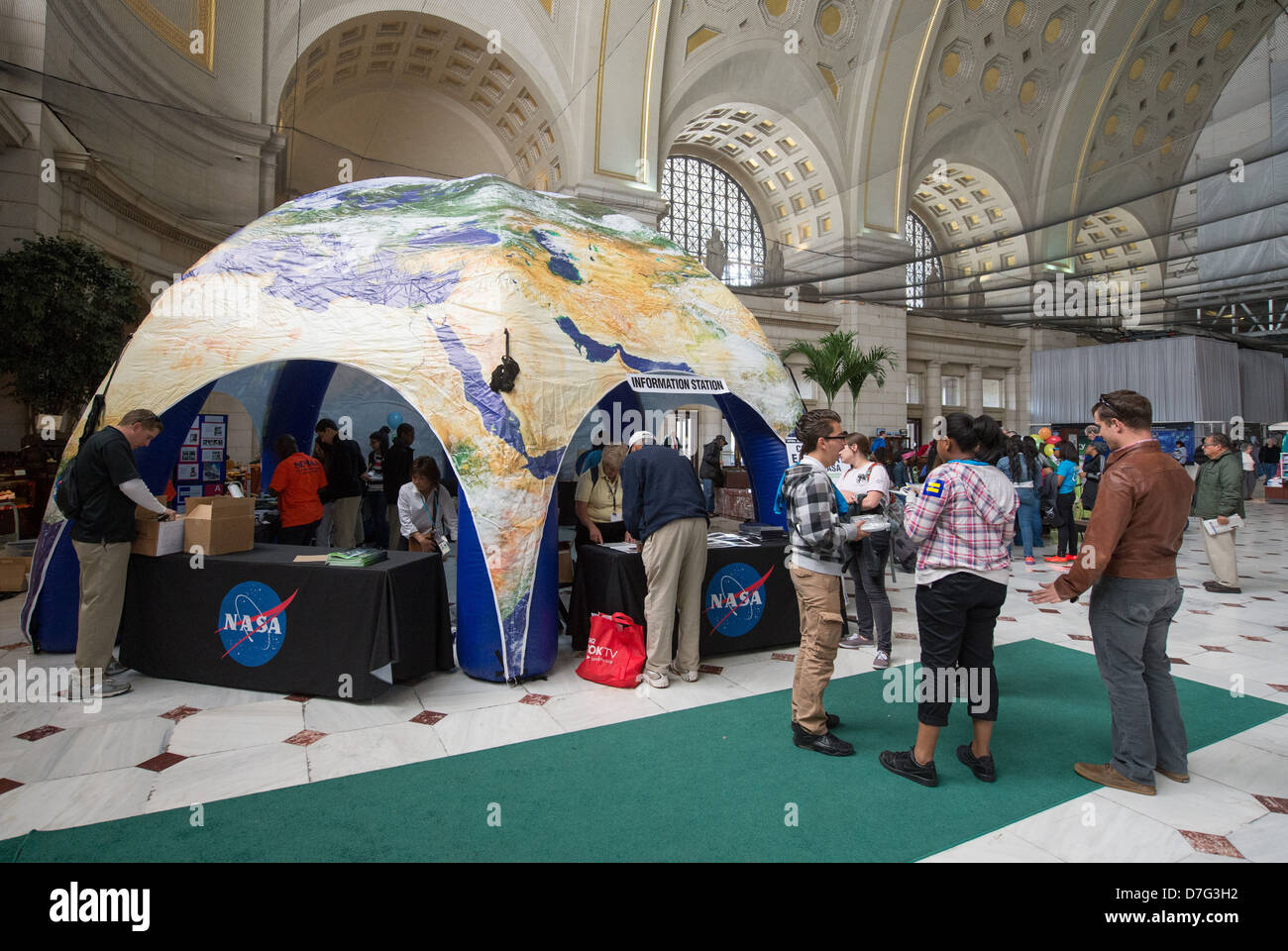 Washington dc educational exhibits hi-res stock photography and images ...