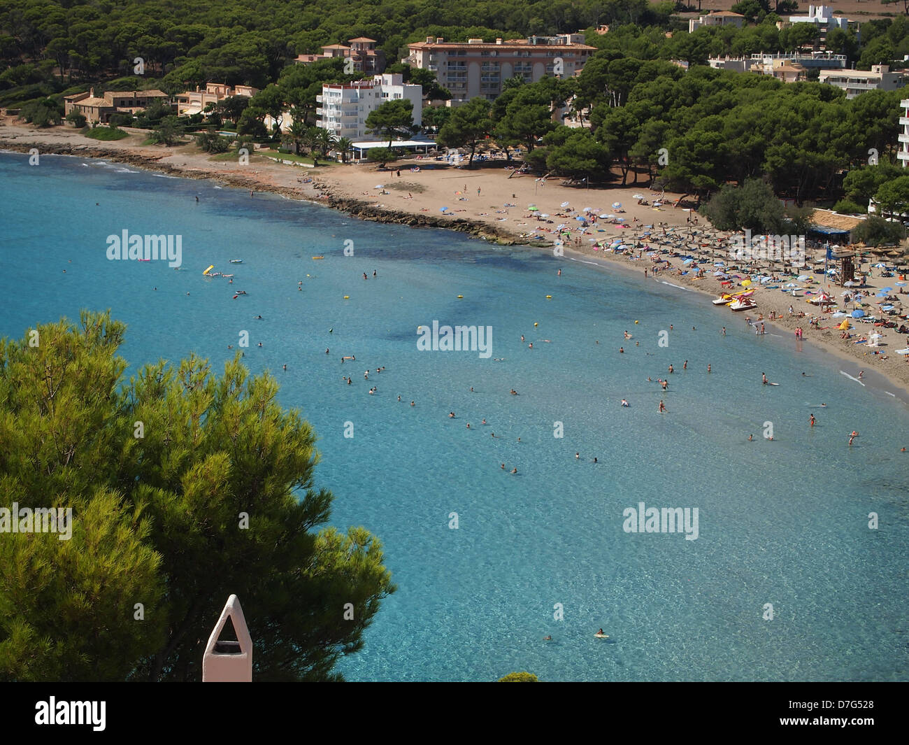 Busy beach majorca hi-res stock photography and images - Alamy