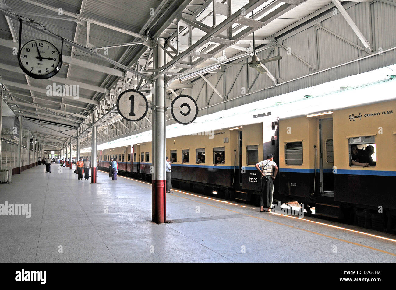 Old yangon railway station platform hi-res stock photography and images ...