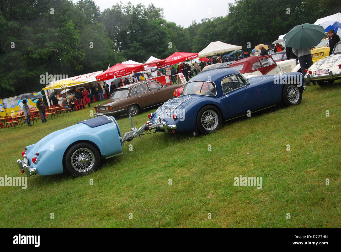 Classic car on trailer hi-res stock photography and images - Alamy