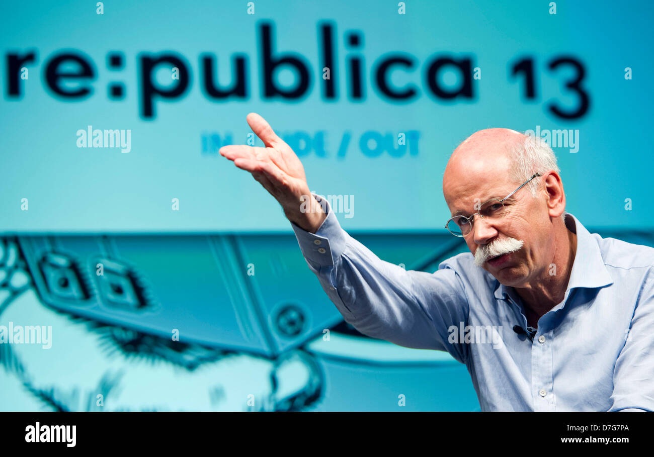 CEO of Daimler AG Dieter Zetsche talks about the networking of cars ...