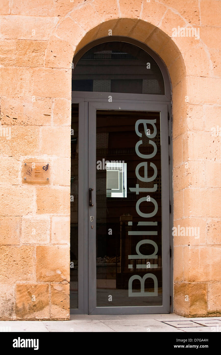 Bookshelf gate hi-res stock photography and images - Alamy