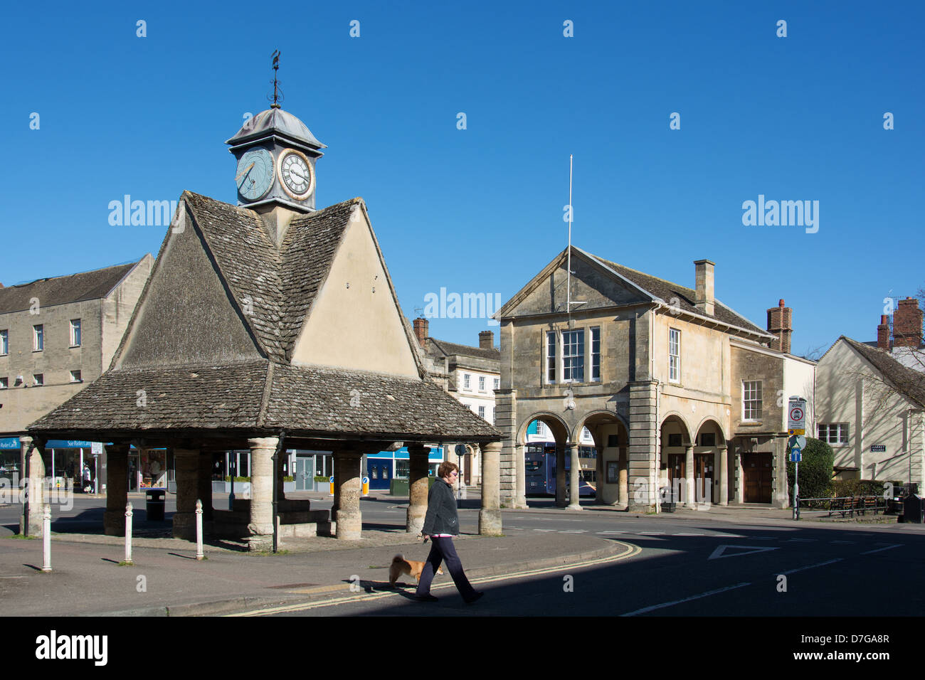 WITNEY, OXFORDSHIRE, UK. The Buttercross and town hall in the town ...