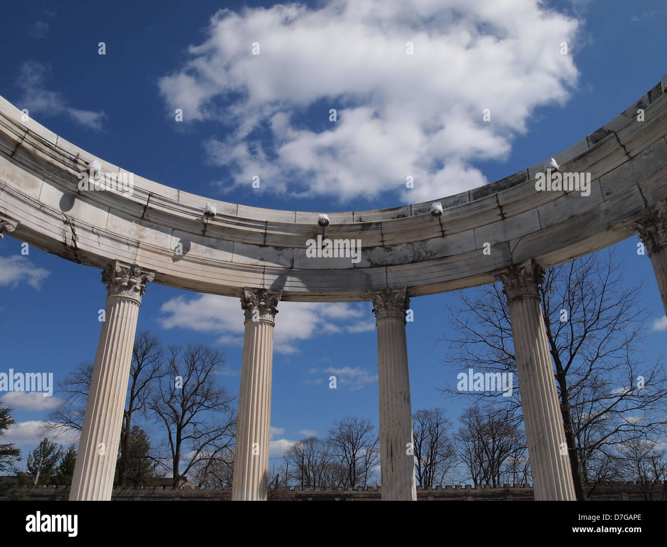 Circular temple classical hi-res stock photography and images - Alamy