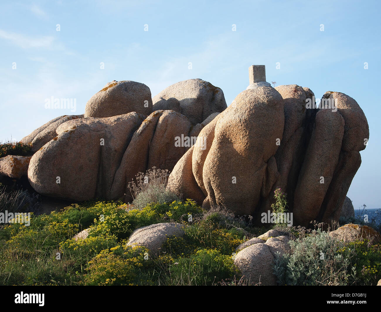 A close up of a cracked rocks Stock Photo - Alamy