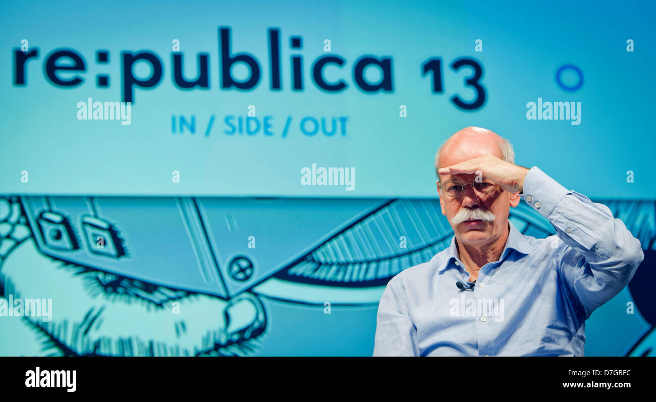 CEO of Daimler AG Dieter Zetsche talks about the networking of cars ...