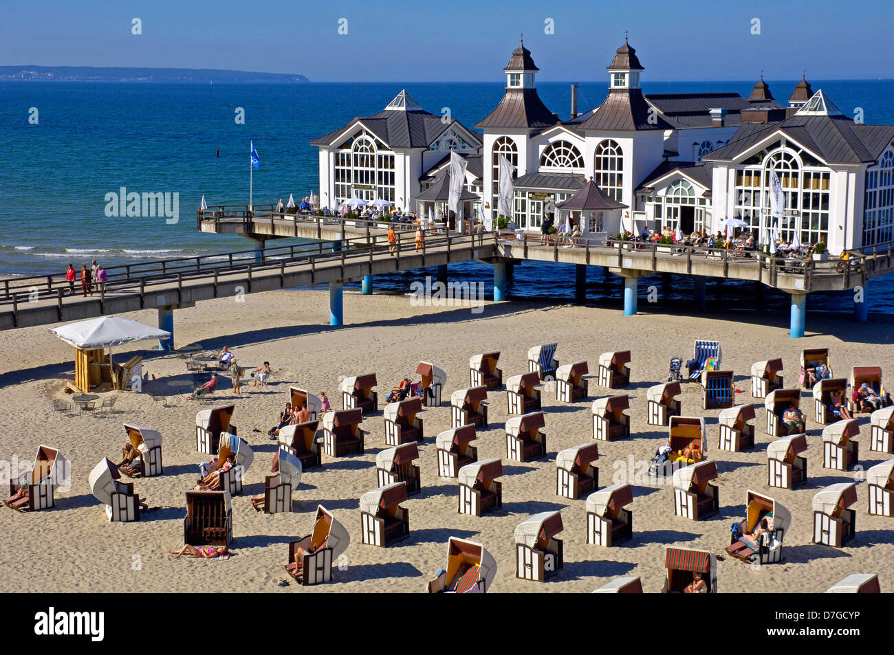 Deutschland, Mecklenburg-Vorpommern, Insel Ruegen, Sellin, Seebruecke ...