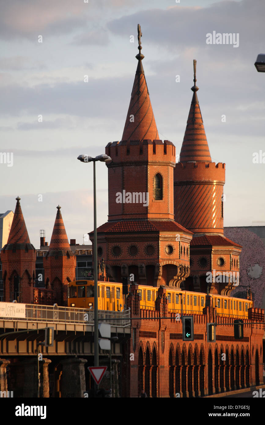 Berlin Friedrichshain Kreuzberg Oberbaumbridge Oberbaum Bridge Stock ...