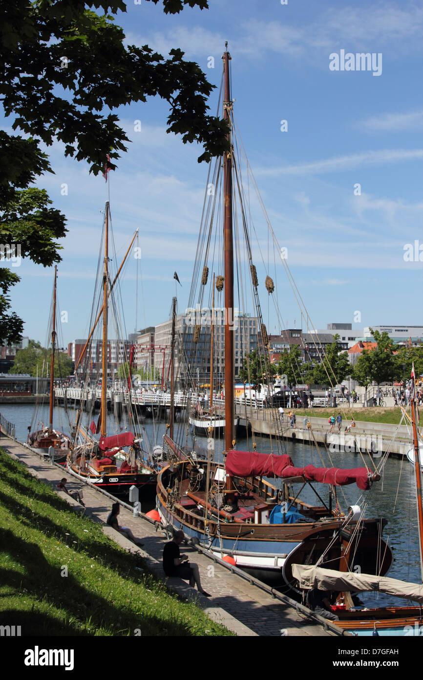 Harbor historical hi-res stock photography and images - Alamy