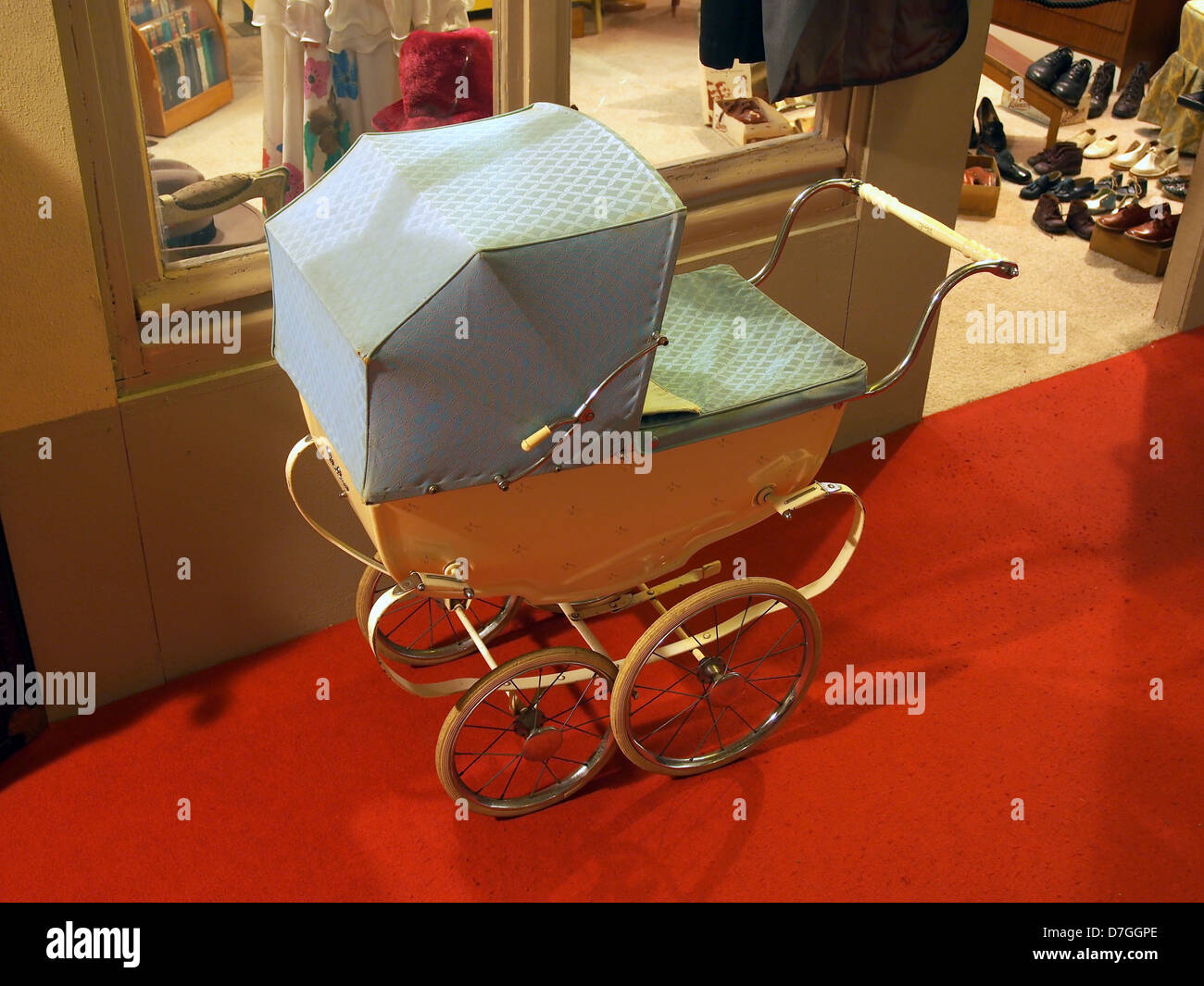 Early 20th century childrens hi-res stock photography and images - Alamy