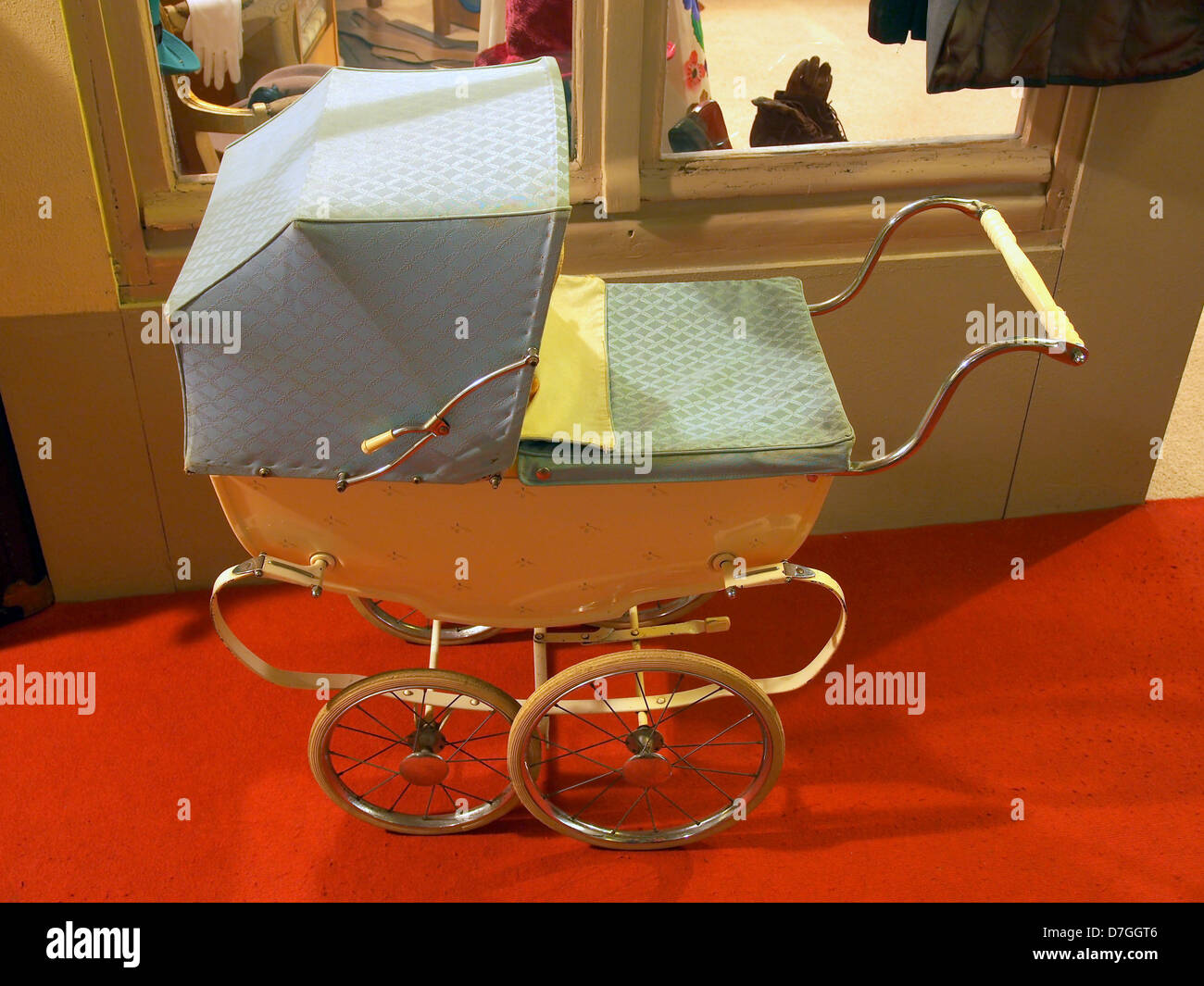 Vintage stroller hi-res stock photography and images - Alamy