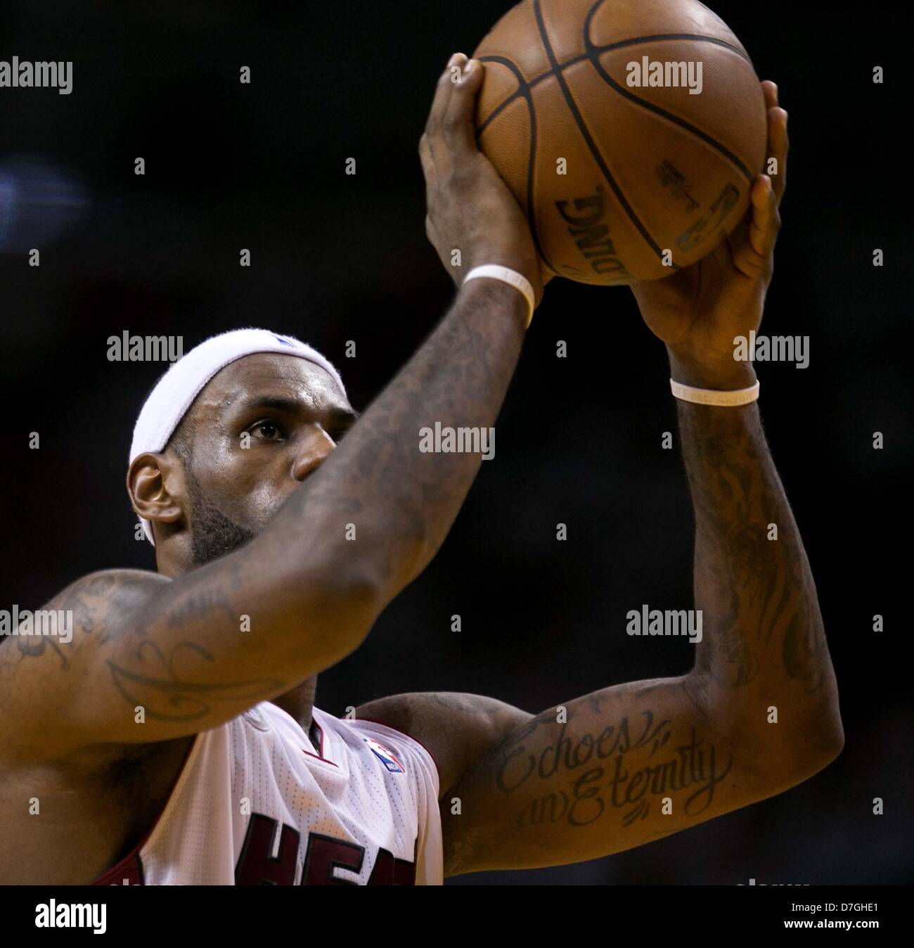 Lebron james free throw hi-res stock photography and images - Alamy