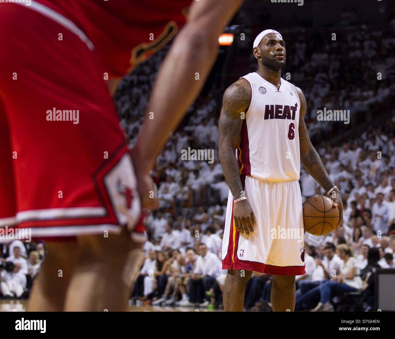 Lebron james free throw hi-res stock photography and images - Alamy