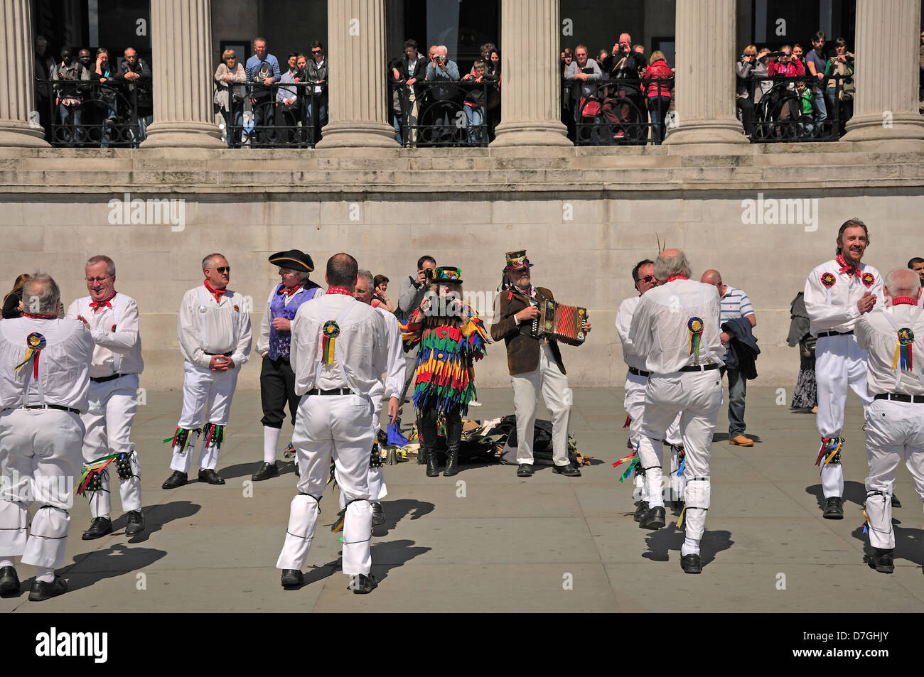 London, England, UK. Morris Dancers (Woodchurch Morris Men from Kent ...