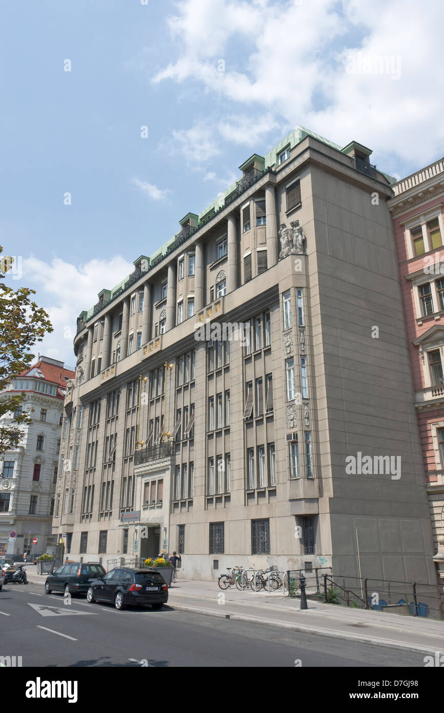 Art deco office building hi-res stock photography and images - Alamy