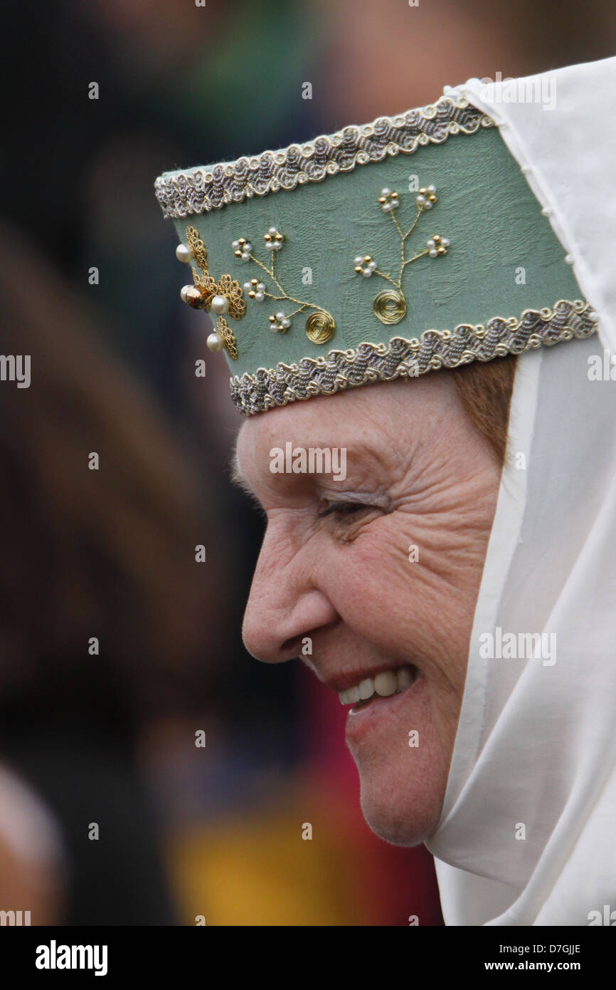 Performers at a medieval pageant wearing medieval costume Stock Photo ...