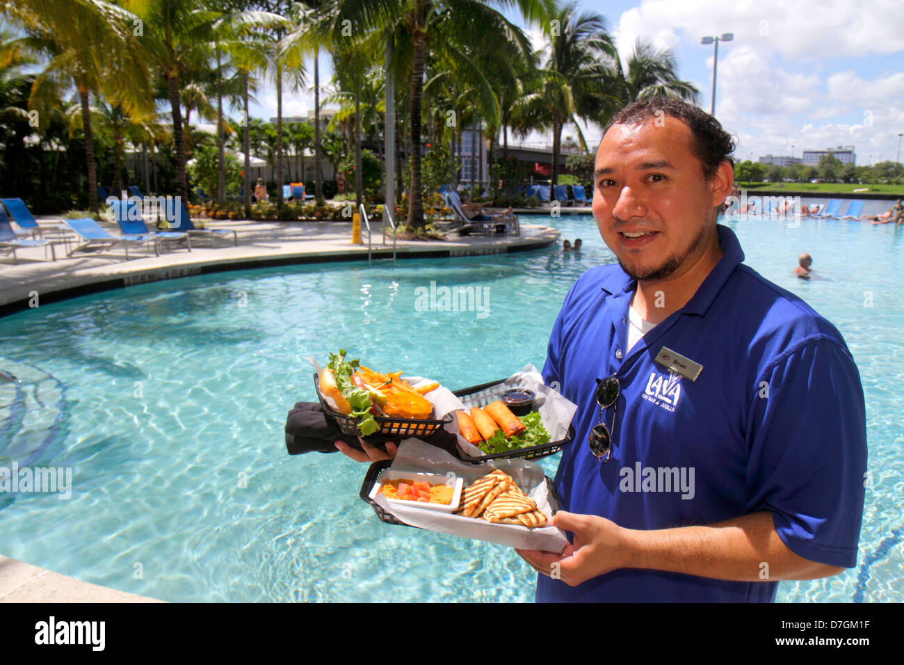 Hotel waiter pool hi-res stock photography and images - Alamy