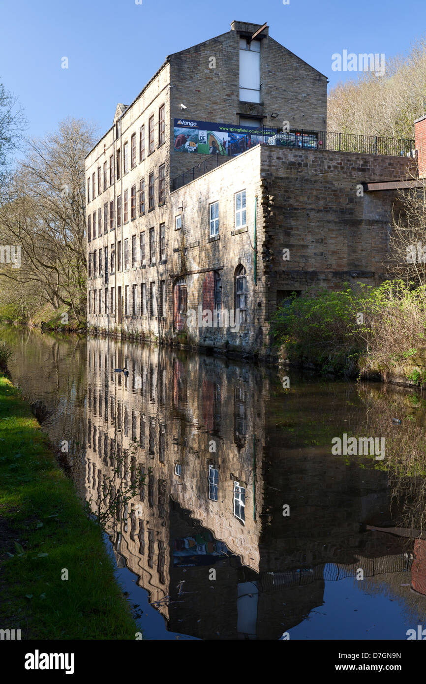 Old mill alongside the Rochdale Canal, Luddenden Foot, West Yorkshire ...