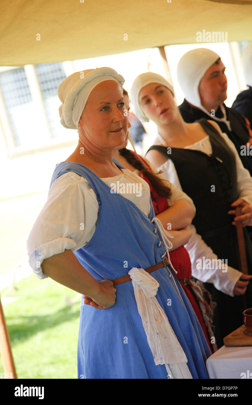 Performers at a medieval pageant wearing medieval costume Stock Photo ...