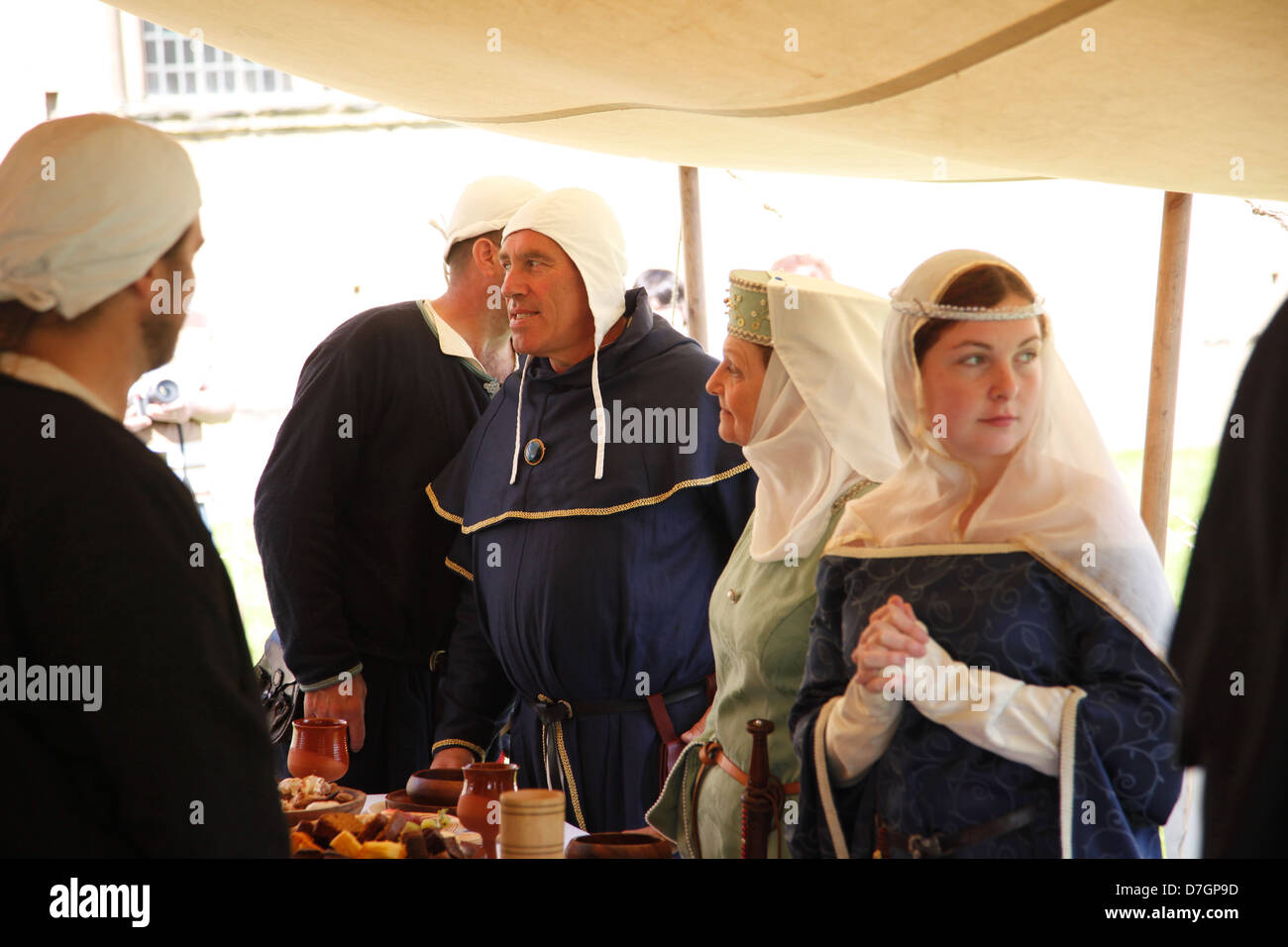 Performers at a medieval pageant wearing medieval costume Stock Photo ...